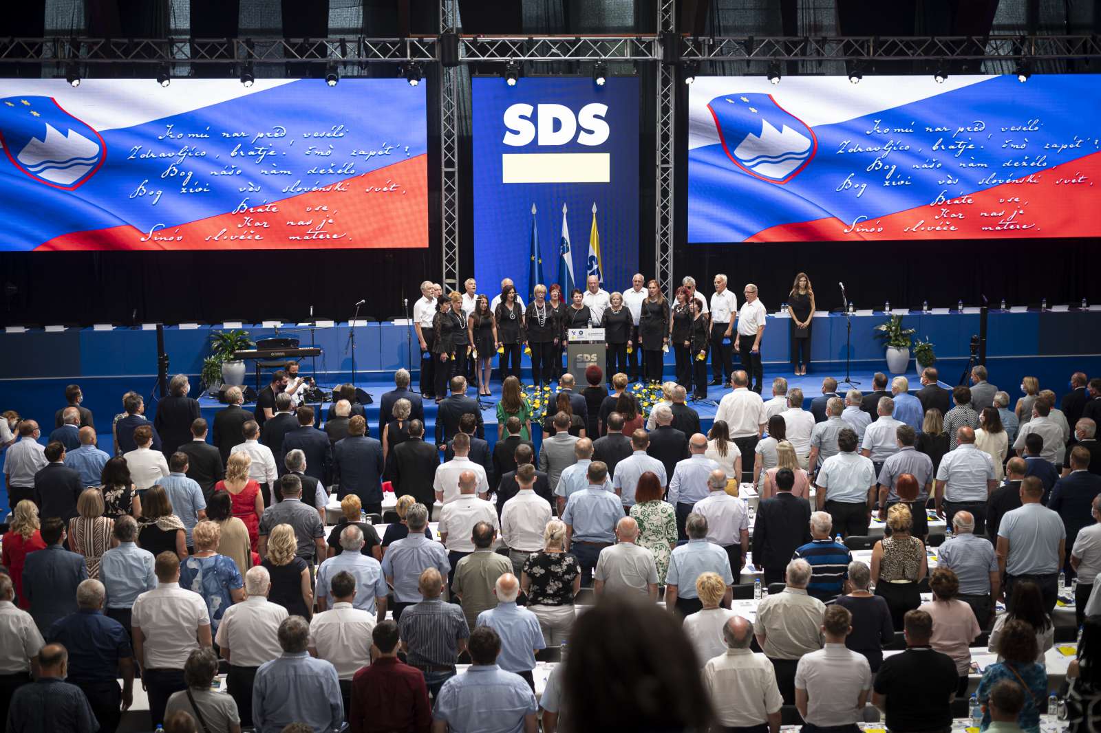 Več kot 640 delegatov začelo programski in volilni kongres SDS – Megafon