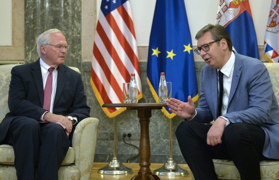 Vučić z ameriškim veleposlanikom o Kosovu – Megafon