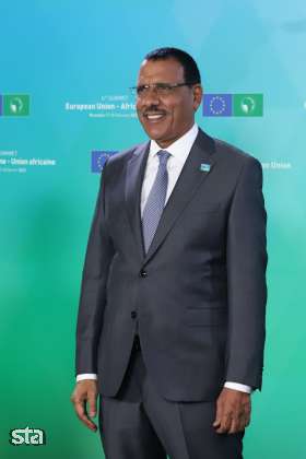 Niger odprl meje, v Evropi prva letala z evakuiranimi – Megafon