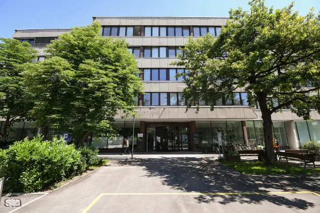 Za načelnika upravne enote Ljubljana do zdaj prispela ena nepopolna ...