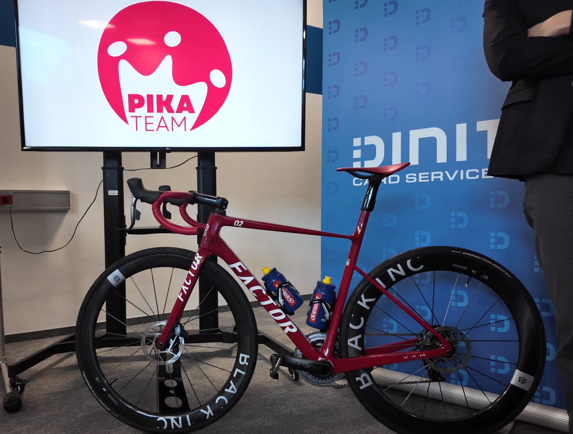 V Izoli predstavitev ženske kolesarske ekipe Pika Team – Megafon