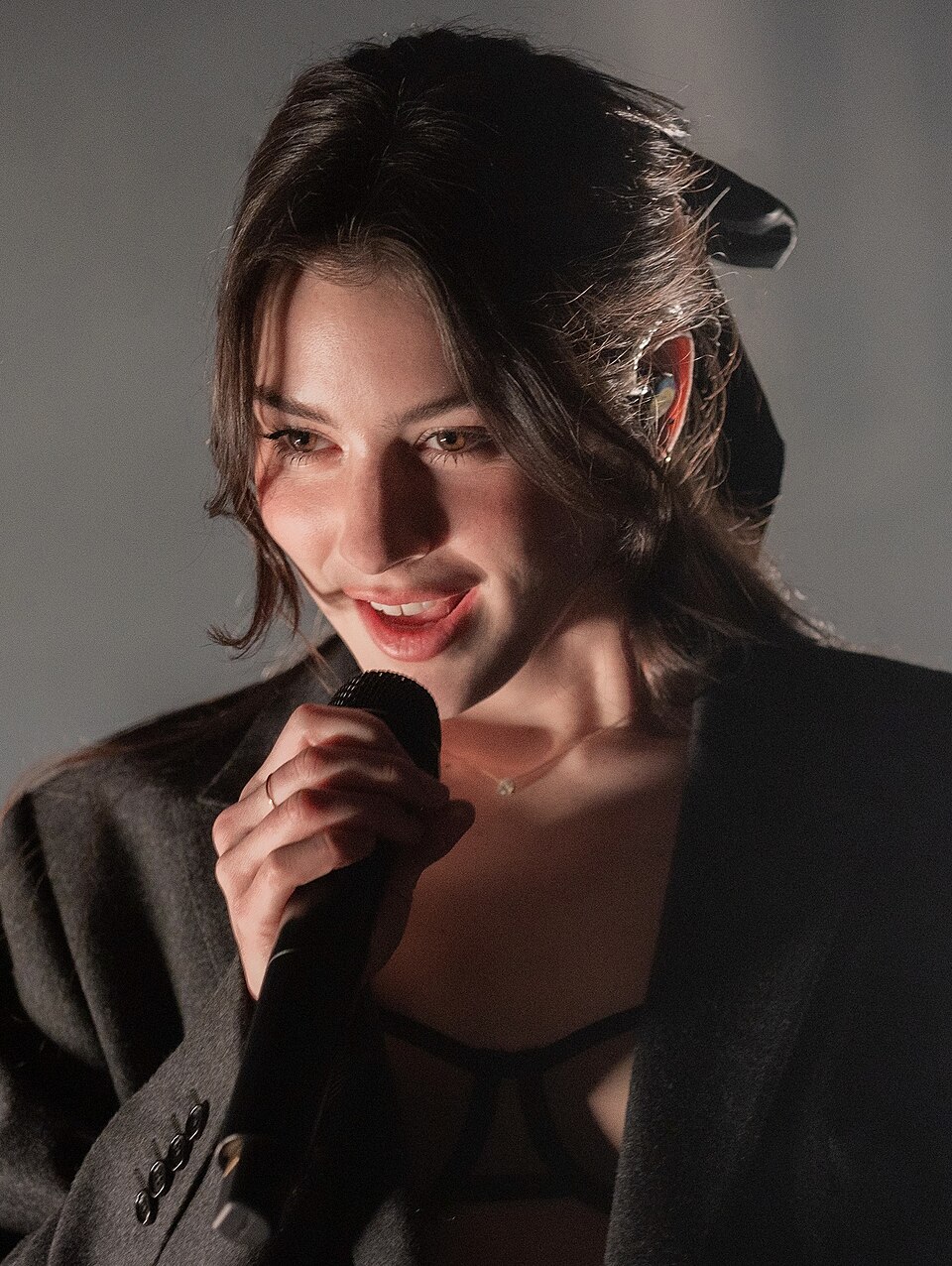 Ameriška pevka Gracie Abrams bo debitirala v filmu – Megafon